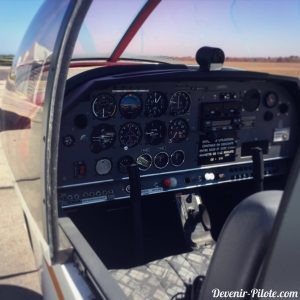 Vol : Le tout premier dans un DR400 - (Jour 1) - Devenir Pilote